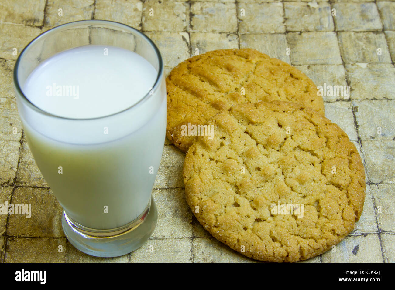 Baking tiles hi-res stock photography and images - Alamy