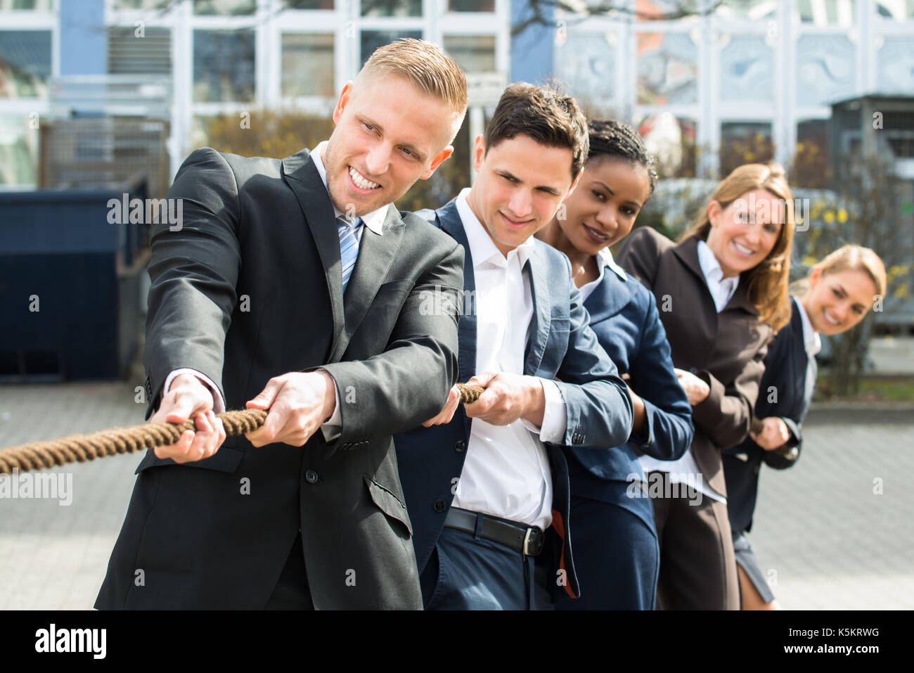 Tug of war women hi-res stock photography and images - Alamy