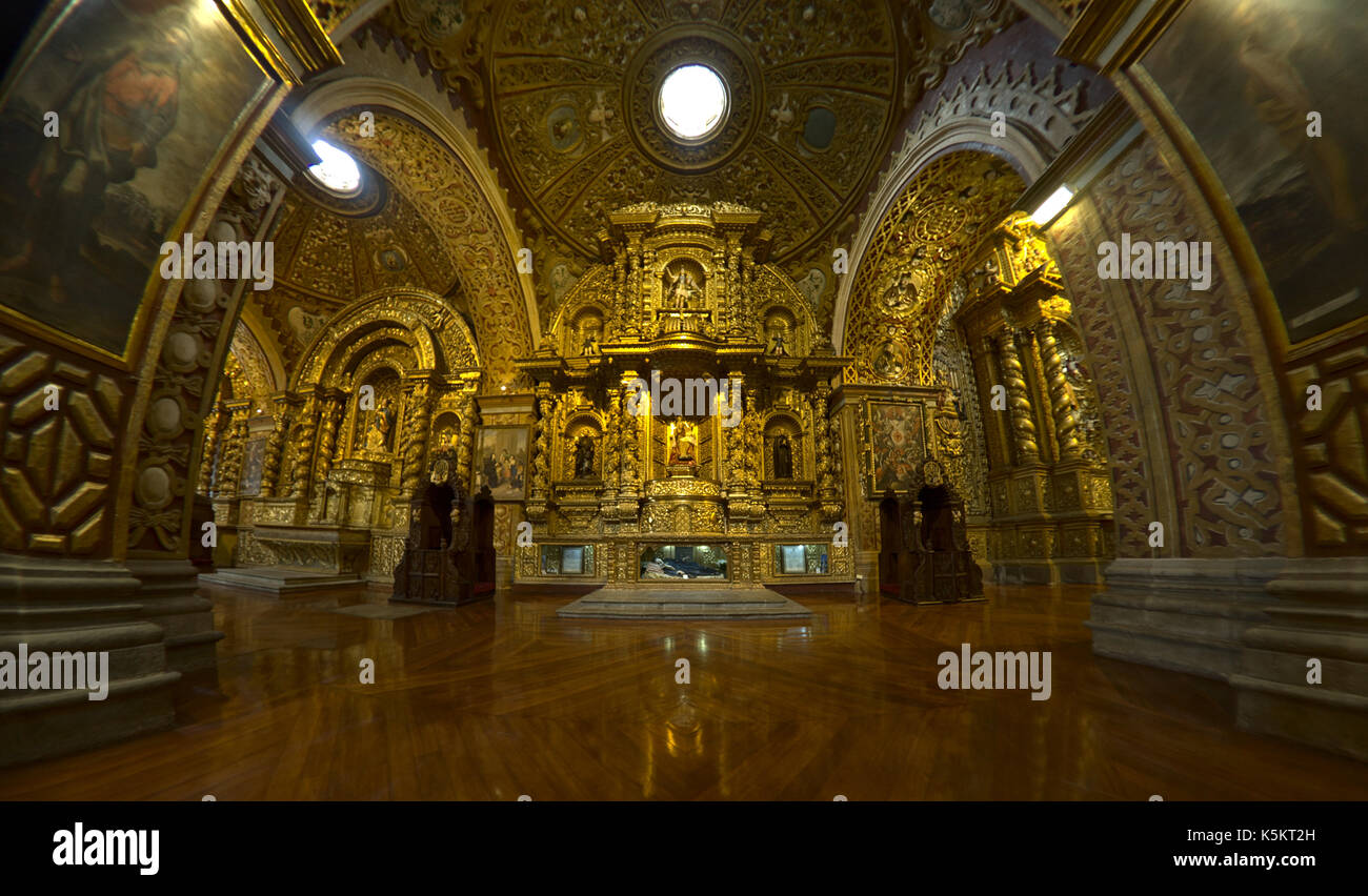 QUITO, ECUADOR - 2017: The Church of the Society of Jesus (Compañía de ...