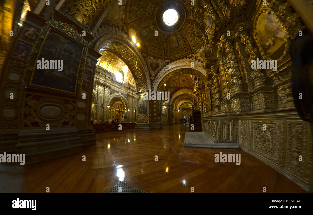 QUITO, ECUADOR - 2017: The Church of the Society of Jesus (Compañía de ...
