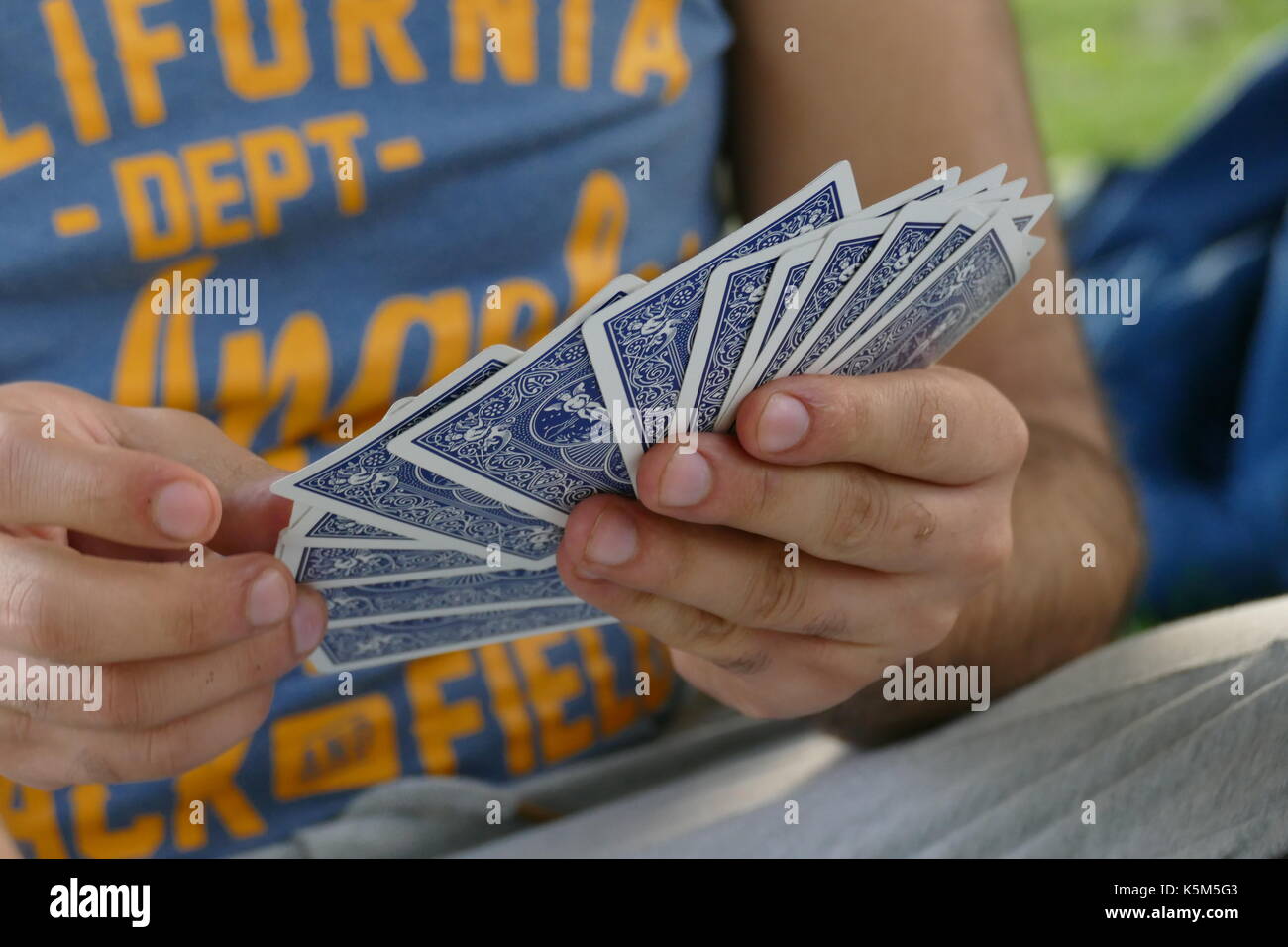 Throw card hi-res stock photography and images - Alamy