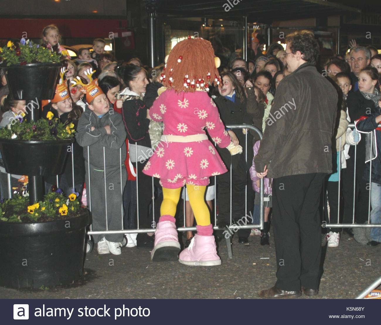 Fizz of The Tweenies. Fizz of The Tweenies meets the crowds at the ...