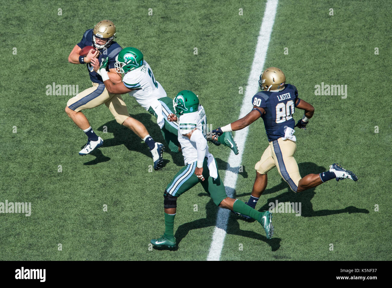 Annapolis, Maryland, USA. 9th Sep, 2017. Navy quarterback ZACH ABEY (9 ...