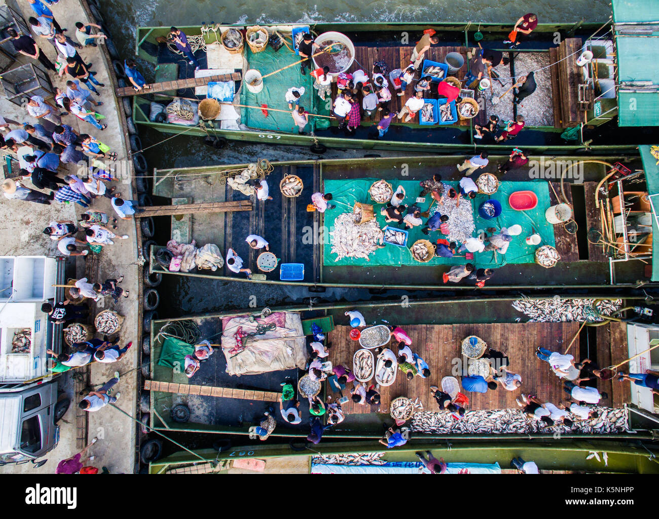 Beijing, China's Zhejiang Province. 9th Sep, 2017. People select the ...