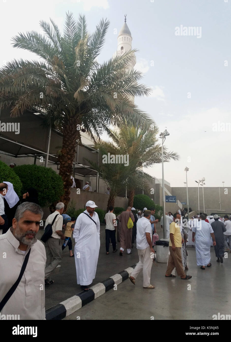 Medina, Medina, Saudi Arabia. 9th Sep, 2017. Muslim pilgrims visit the ...