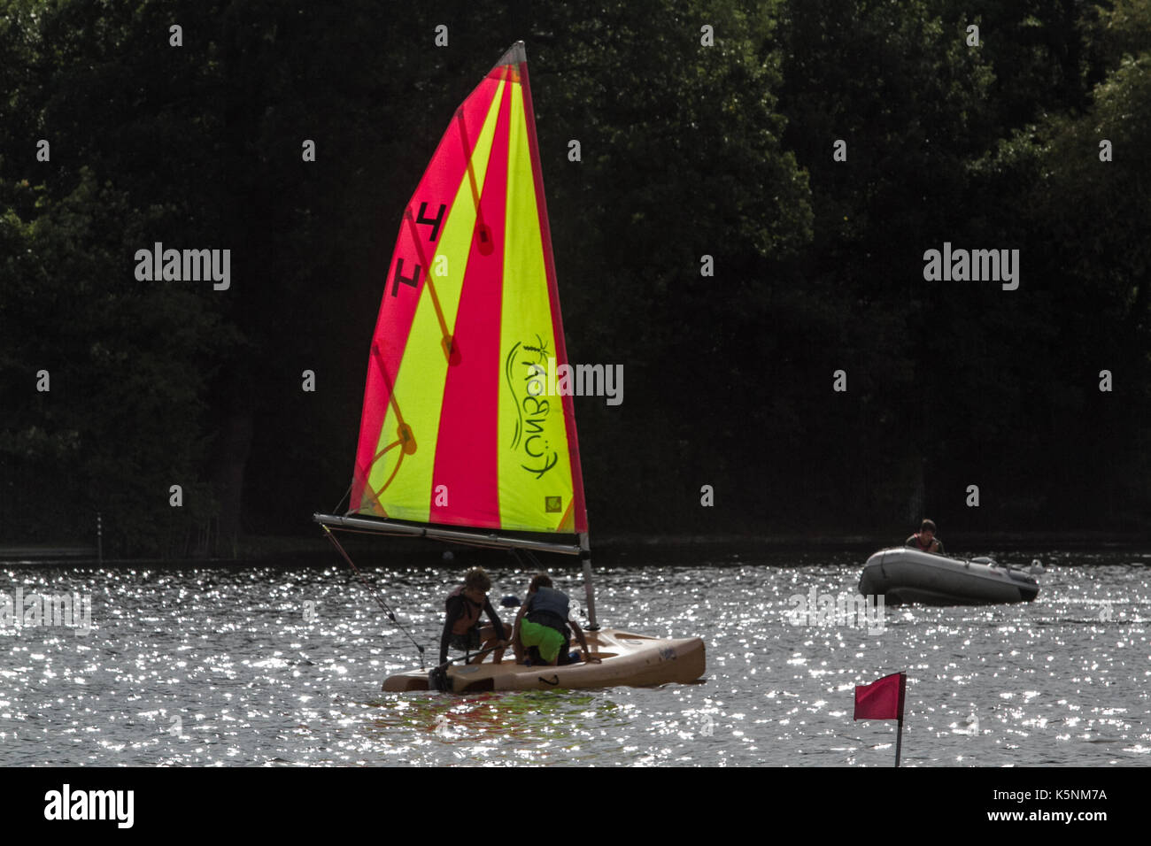 London, UK. 10th Sep, 2017. Sailing dinghies take to the water on ...