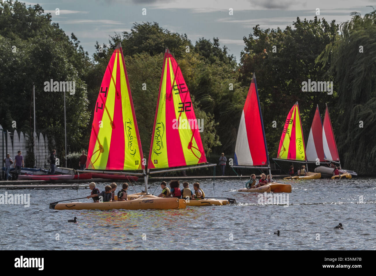 Wimbledon park lake hi-res stock photography and images - Alamy