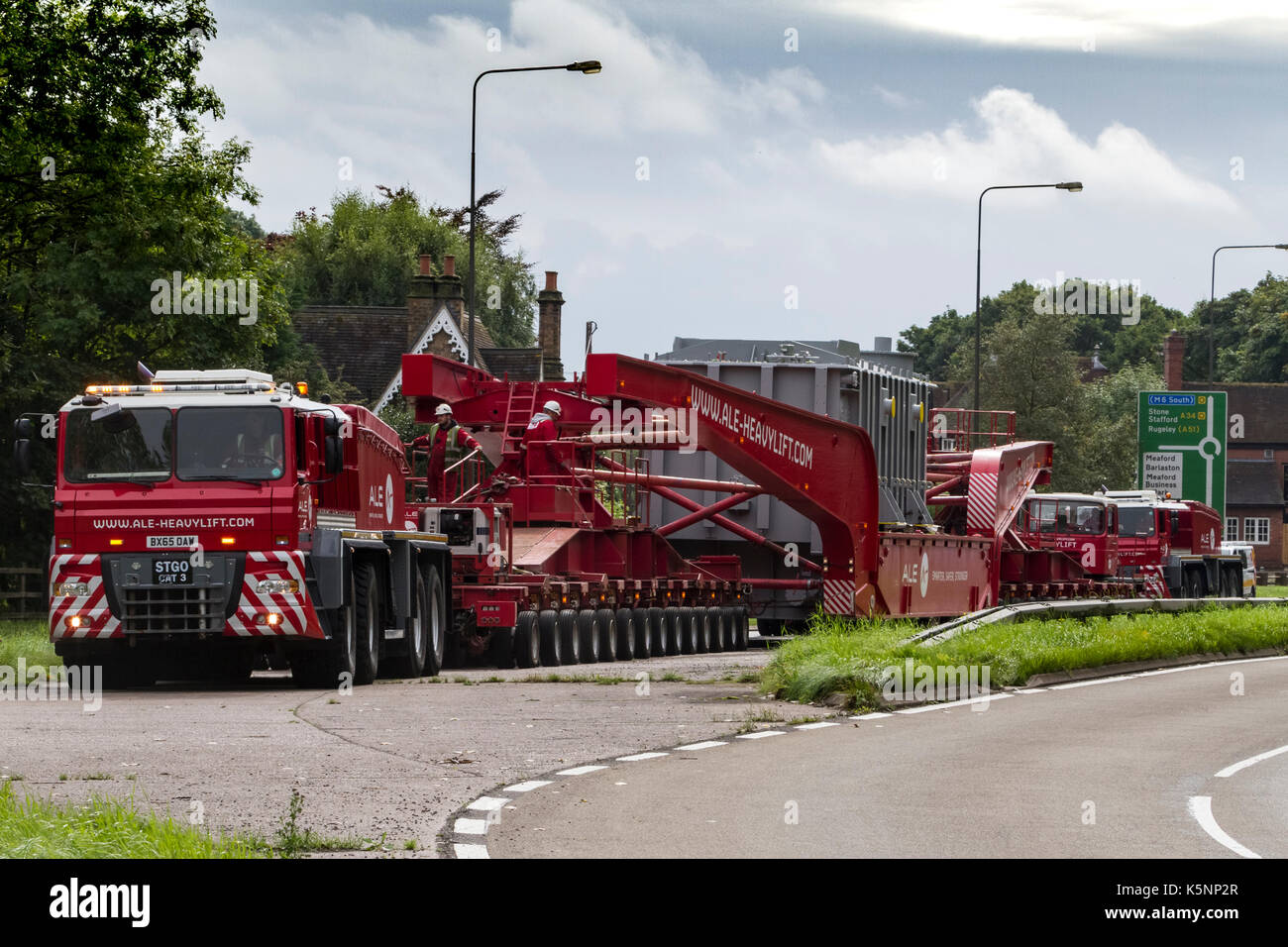 Abnormal load transport hi-res stock photography and images - Alamy