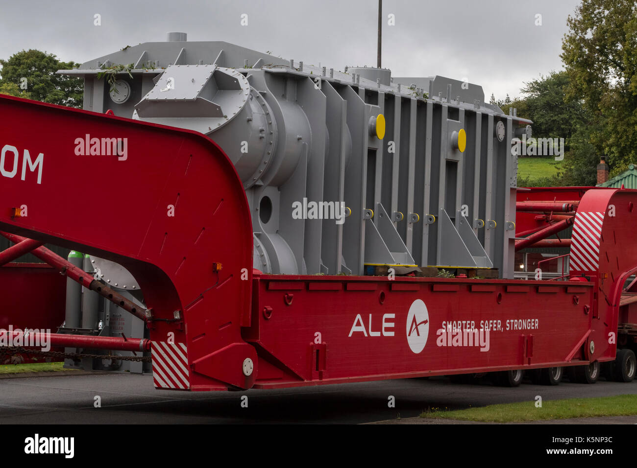 Abnormal load transport hi-res stock photography and images - Alamy