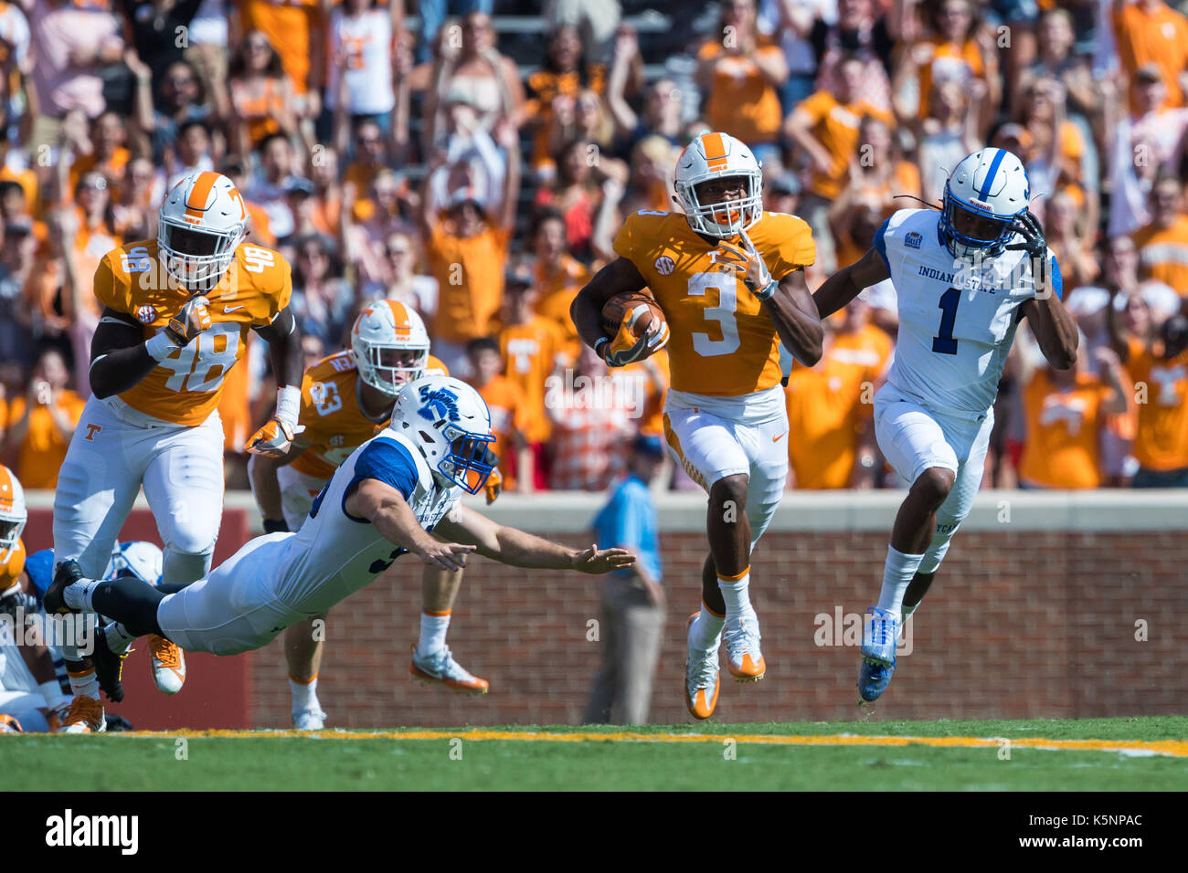 September 09, 2017: Ty Chandler #3 of the Tennessee Volunteers returns ...