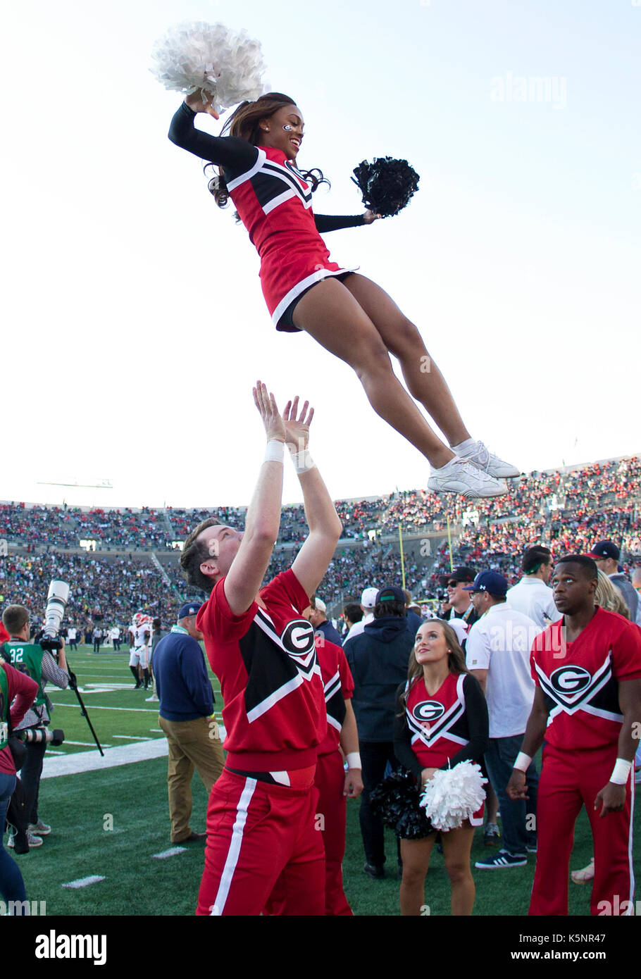 South Bend, Indiana, USA. 09th Sep, 2017. Georgia cheerleaders perform ...