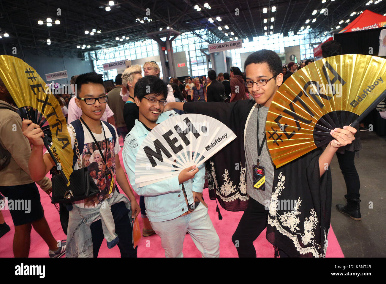 New York, USA. 9th September, 2017. Fans Filbert Lee, 13 (L), Abdon ...
