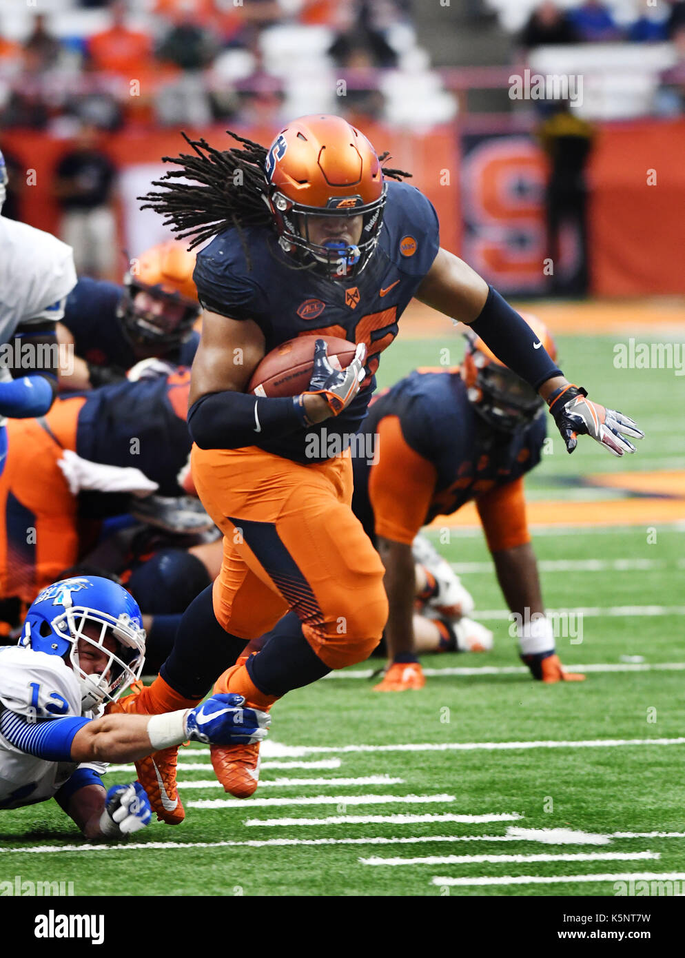 September 9, 2017: Syracuse tight end Chris Elmore #36 in action during ...