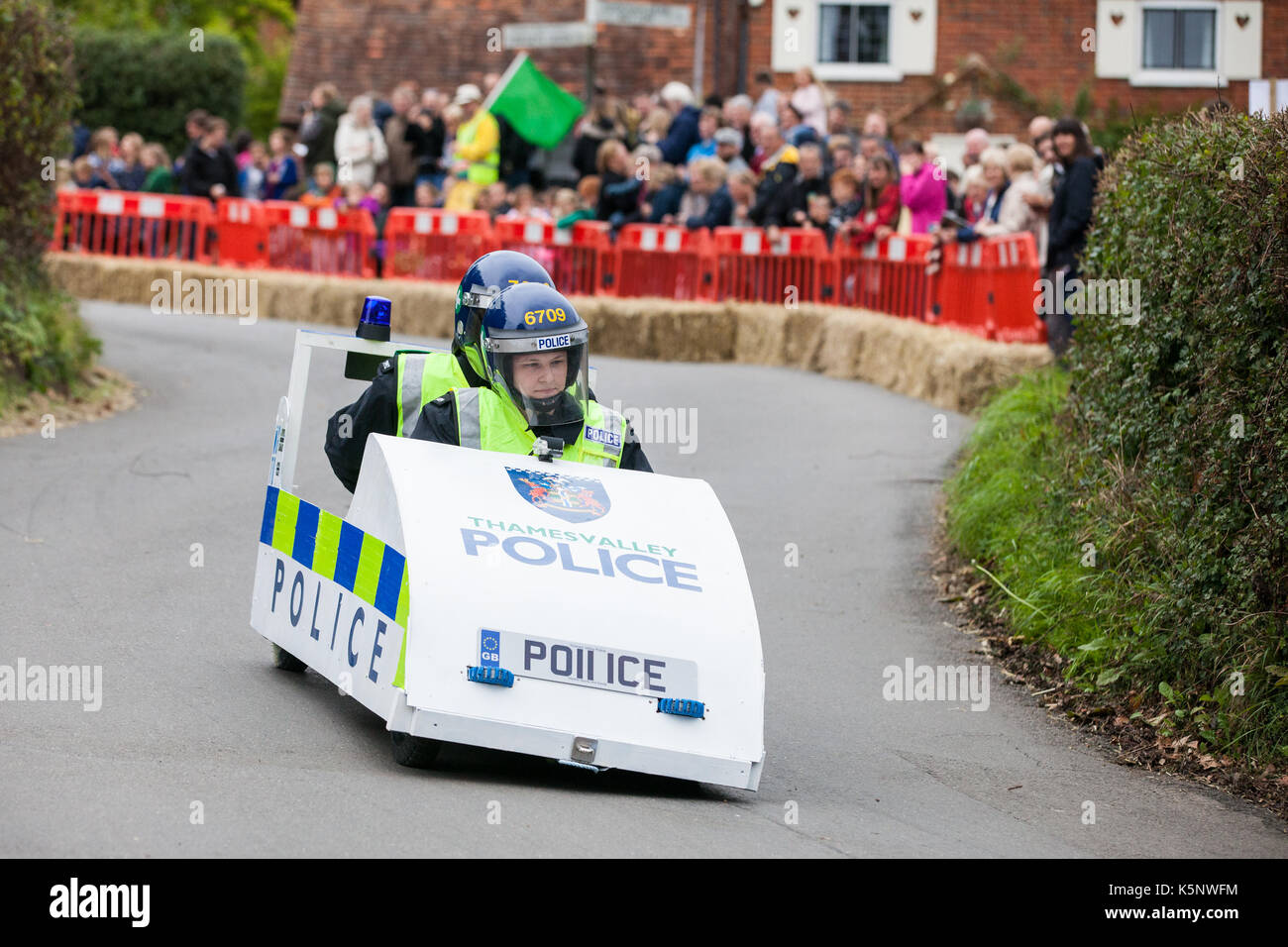 Thames valley police car hi-res stock photography and images - Alamy