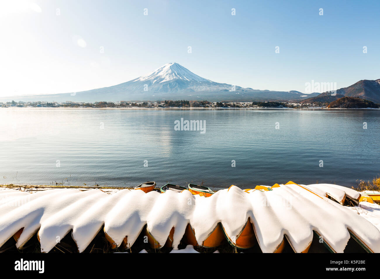 Mt. Fuji mountain with snow ladscape Stock Photo - Alamy