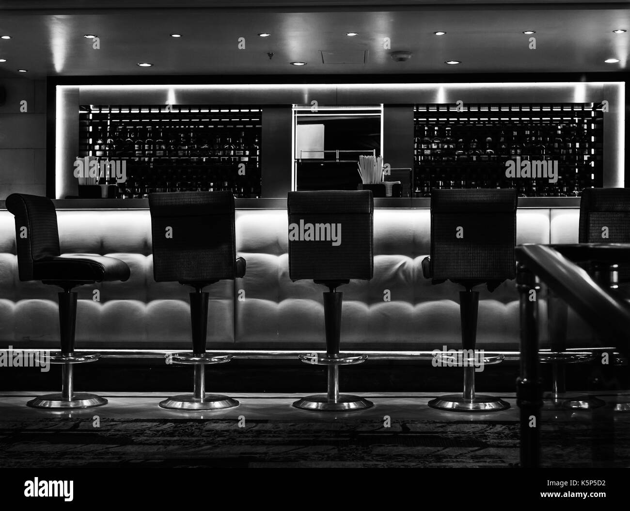 Chrome bar stools hi-res stock photography and images - Alamy