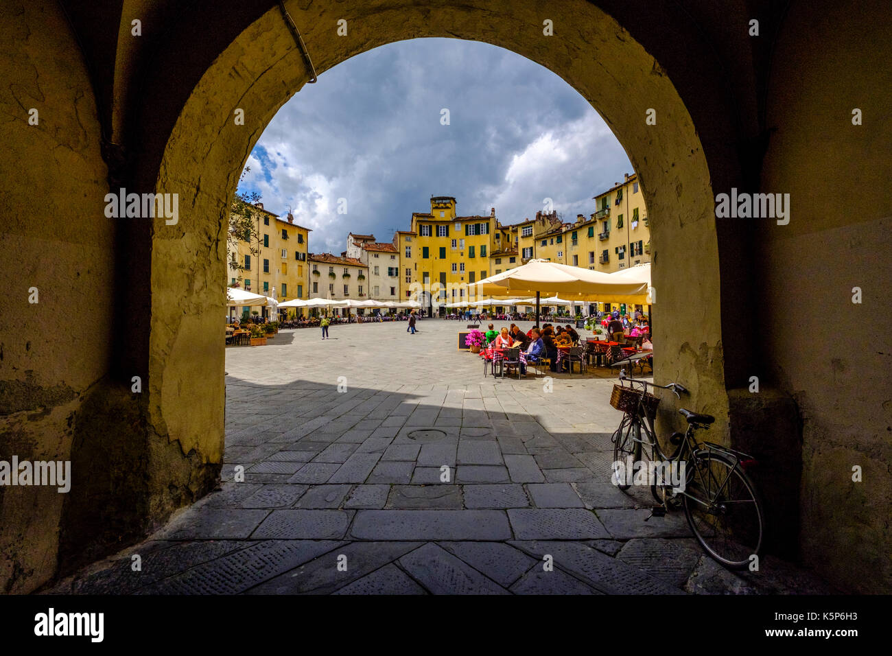 Seen through a gate hi-res stock photography and images - Alamy