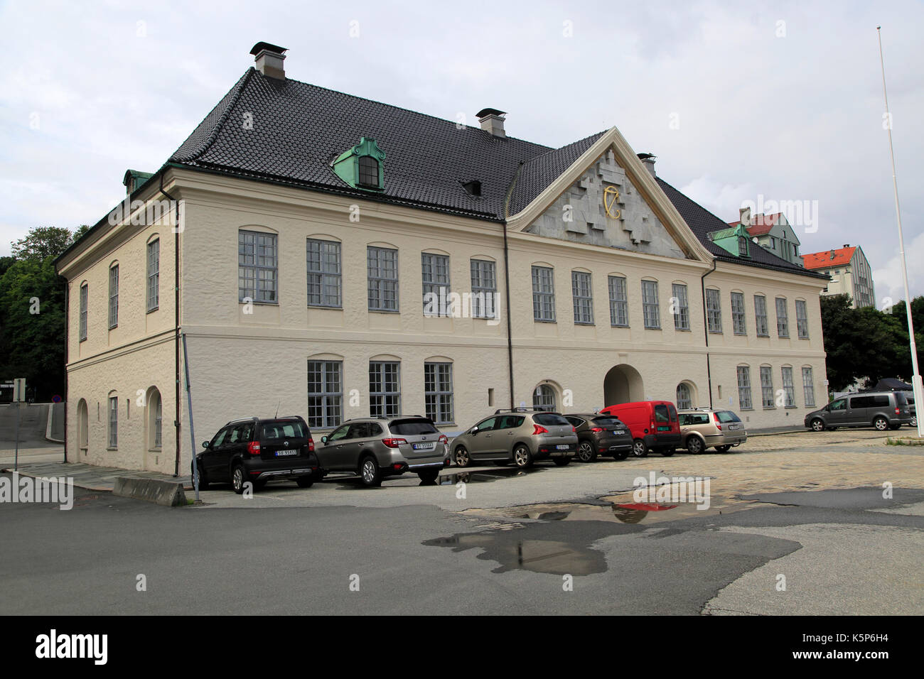 Old Custom House building in Strandsiden harbour area, city of Bergen ...