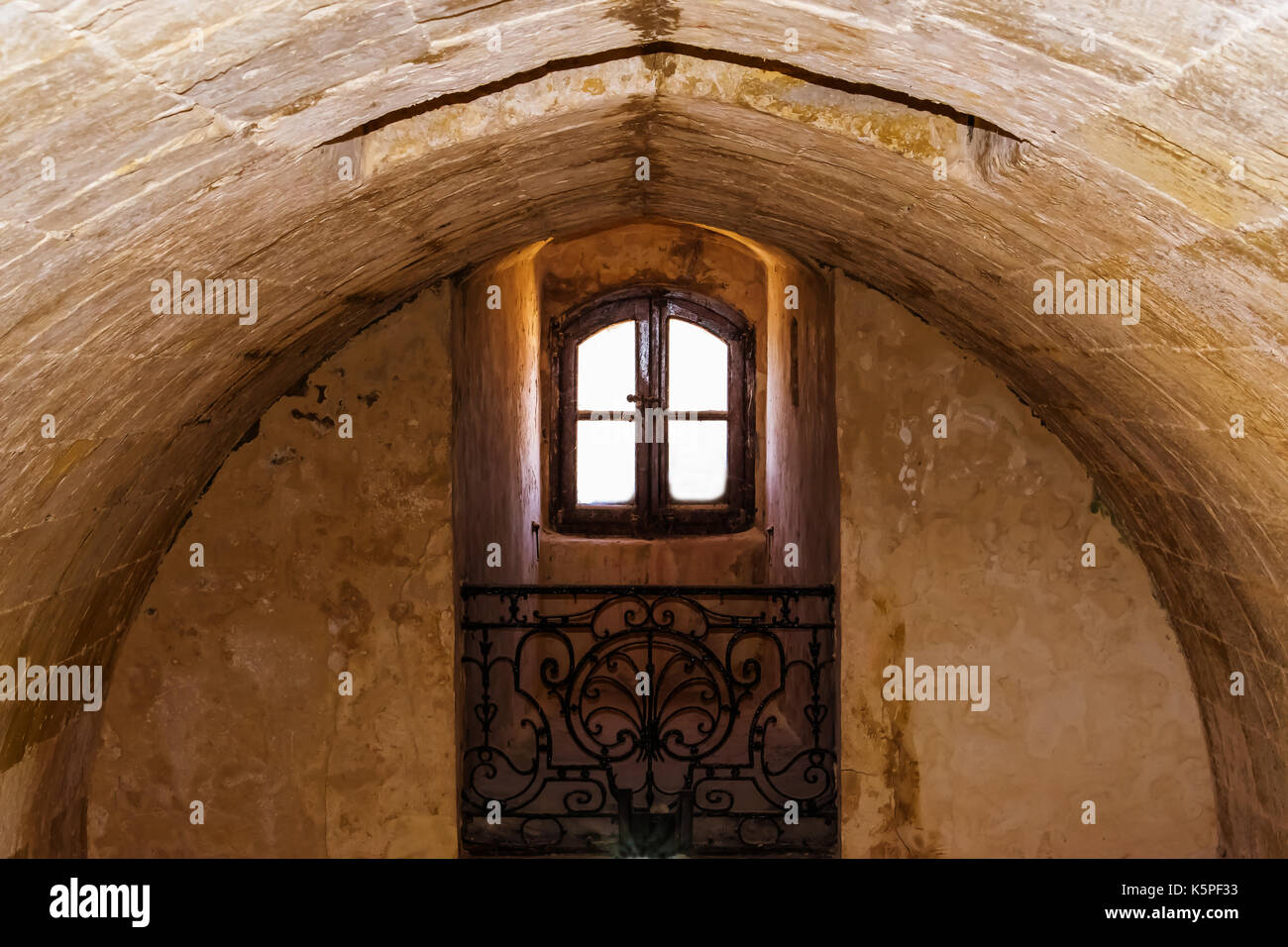 Gallery, inside, brick hi-res stock photography and images - Alamy