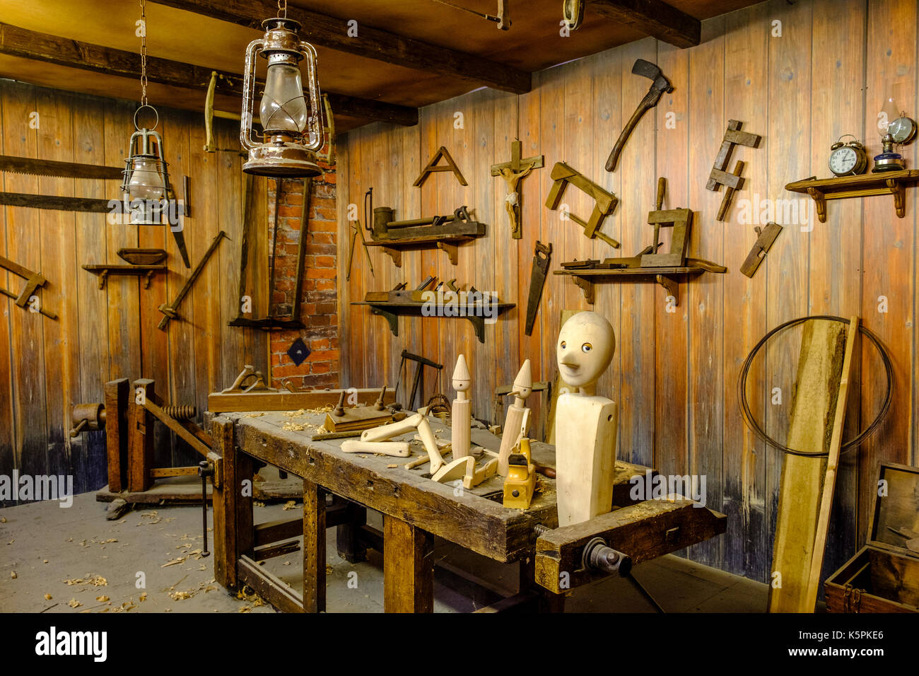 A workshop to carve wooden statues of Pinocchio Stock Photo - Alamy