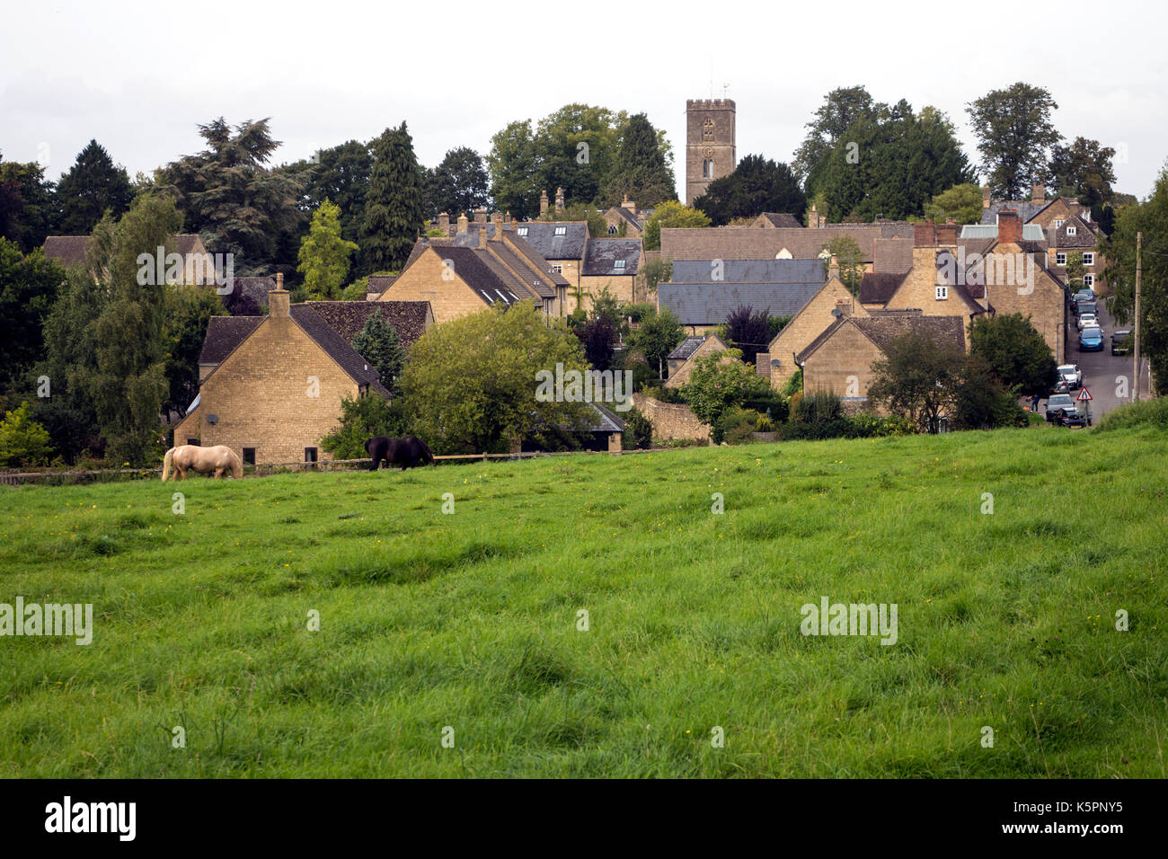 Charlbury village hi-res stock photography and images - Alamy