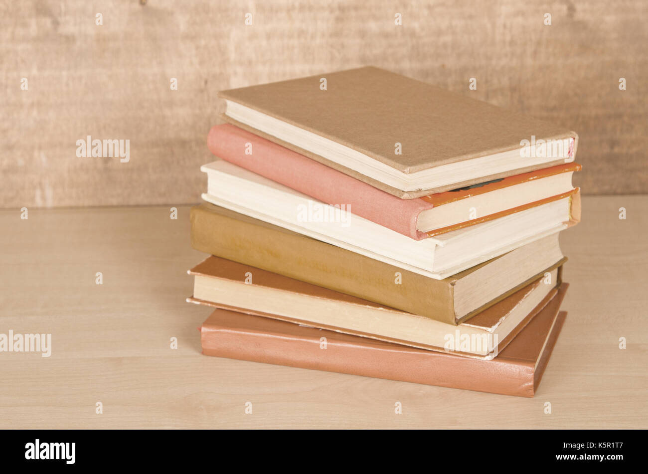Old books spine table hi-res stock photography and images - Alamy
