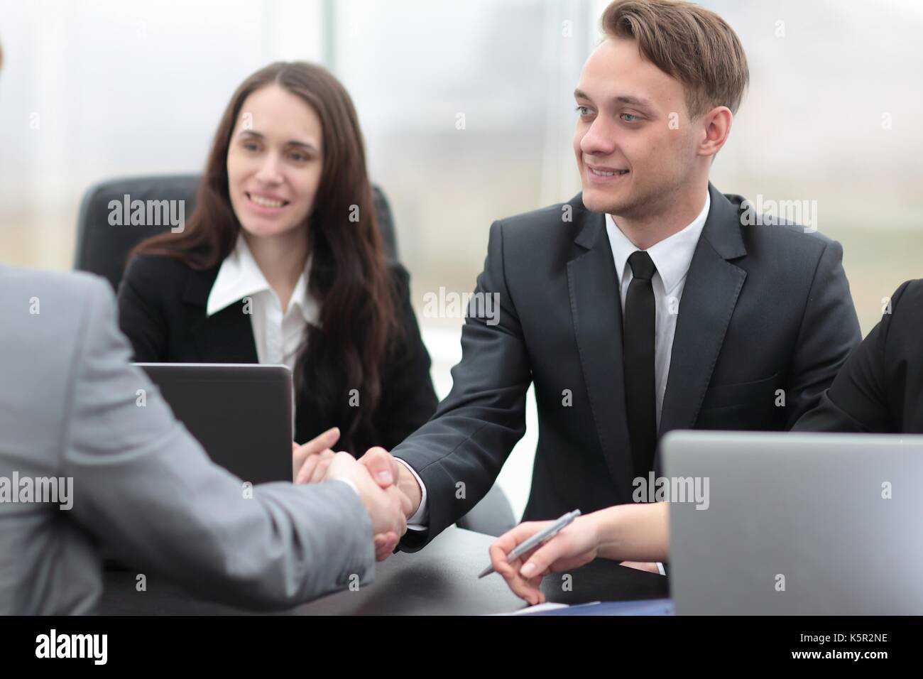 business handshake business partners Stock Photo - Alamy