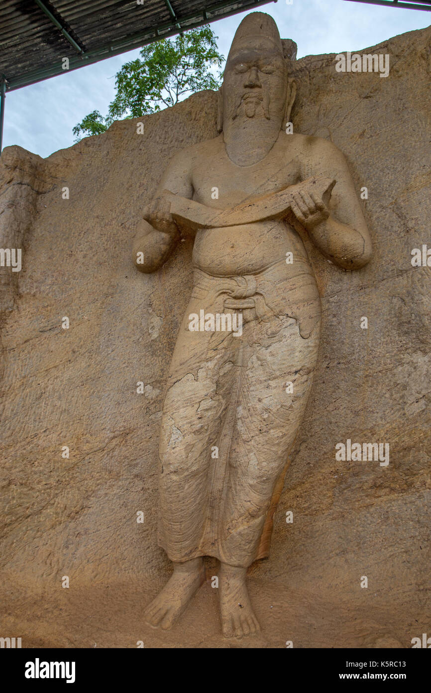 Statue of king Parakramabahu Stock Photo - Alamy