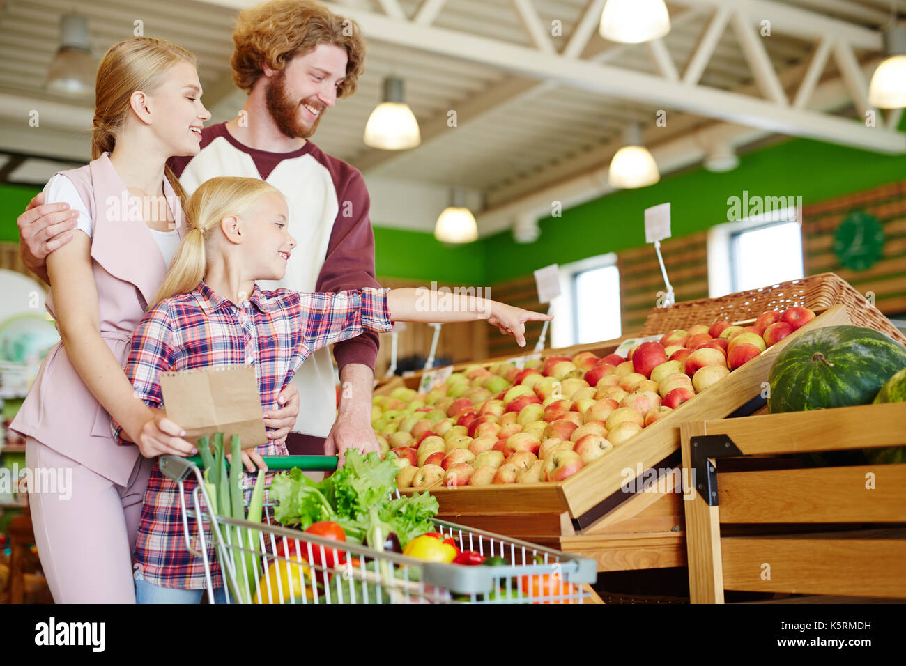 Consumers at marketplace Stock Photo - Alamy