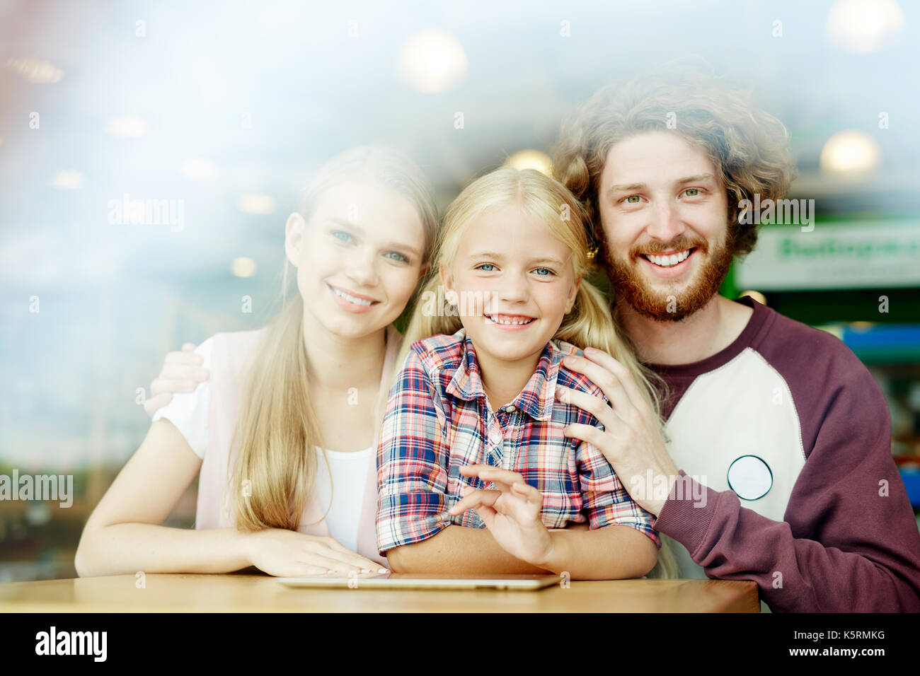 Healthy family hi-res stock photography and images - Alamy