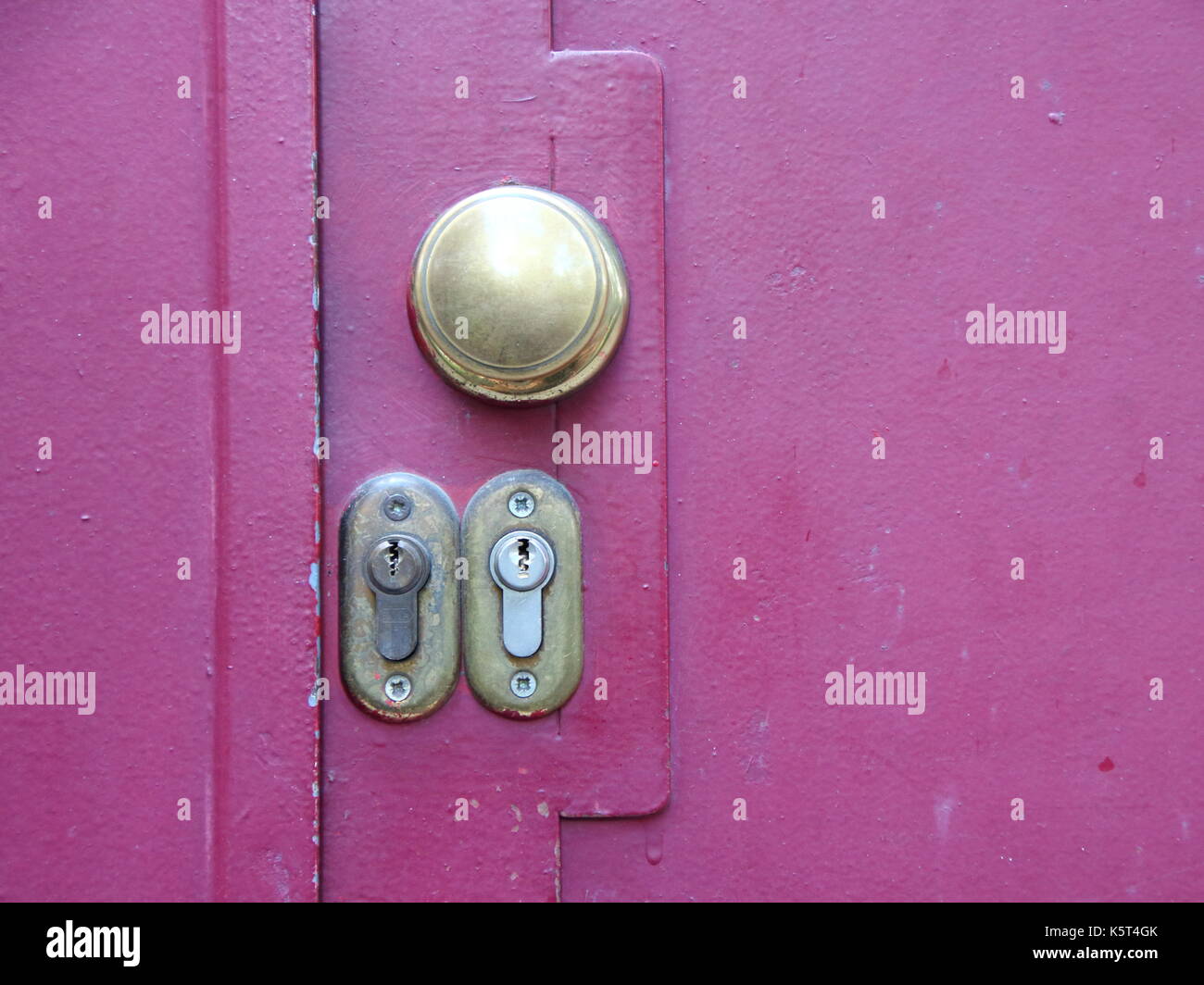 Two keyholes hi-res stock photography and images - Alamy