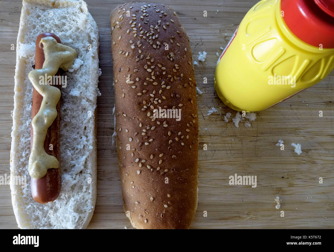 Hot Dog Preparation Stock Photo - Alamy