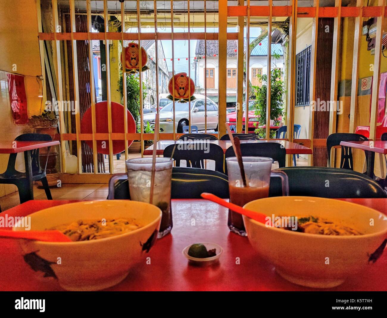 kuching bar restaurant borneo indonesia Stock Photo - Alamy