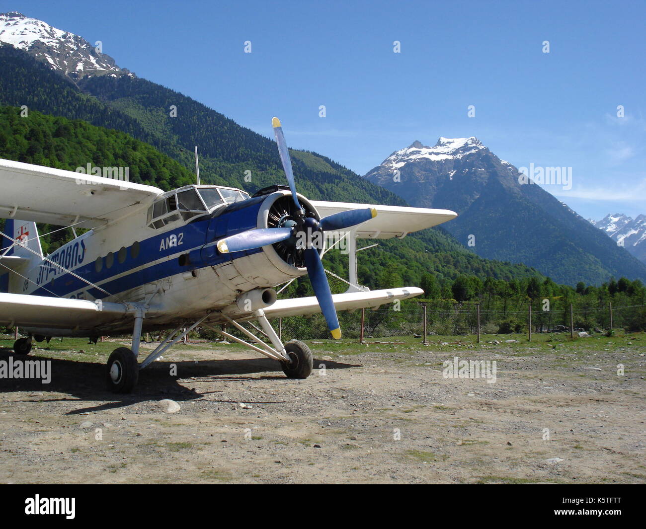 Antonov an 2 aircraft hi-res stock photography and images - Alamy