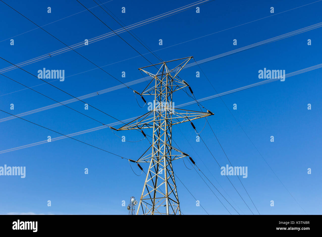 High voltage ac transmission lines hi-res stock photography and images ...