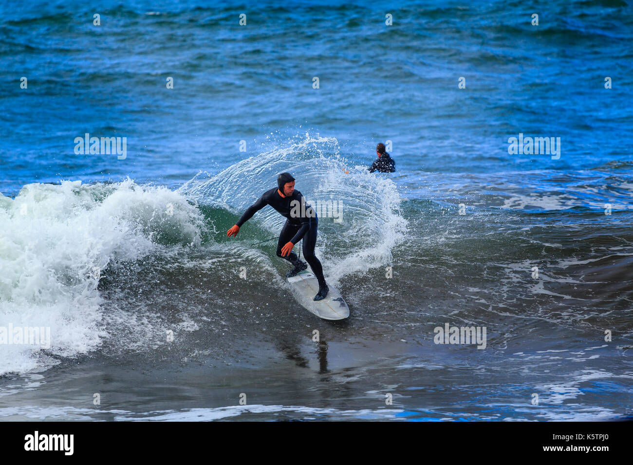 Surfer dudes hi-res stock photography and images - Alamy