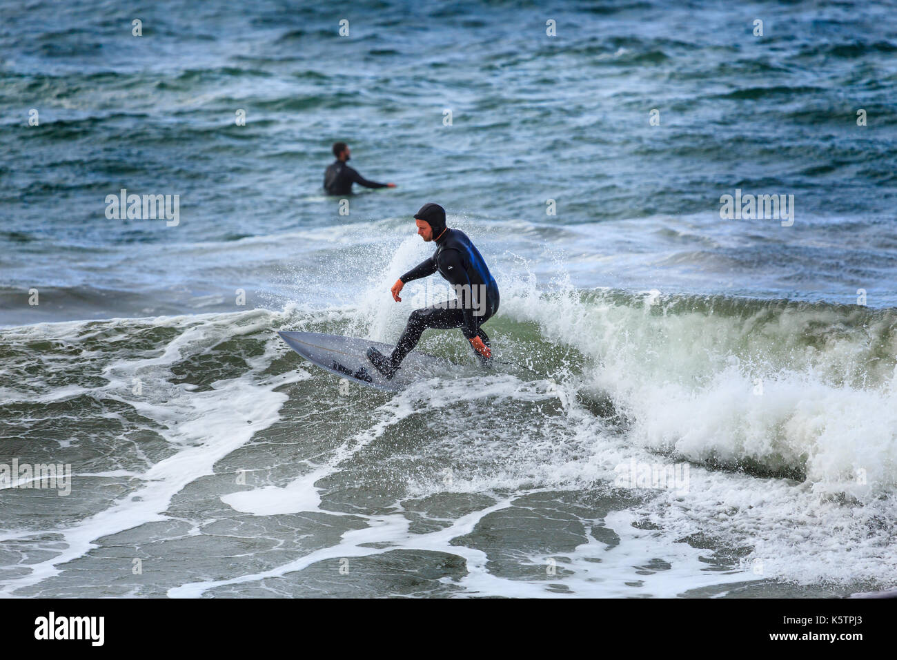 Surfer dudes hi-res stock photography and images - Alamy