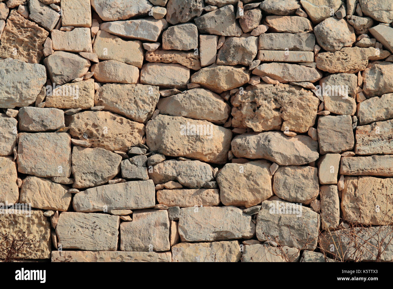 Rubble wall hi-res stock photography and images - Alamy