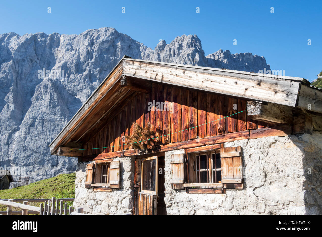 Alpine hut hi-res stock photography and images - Alamy