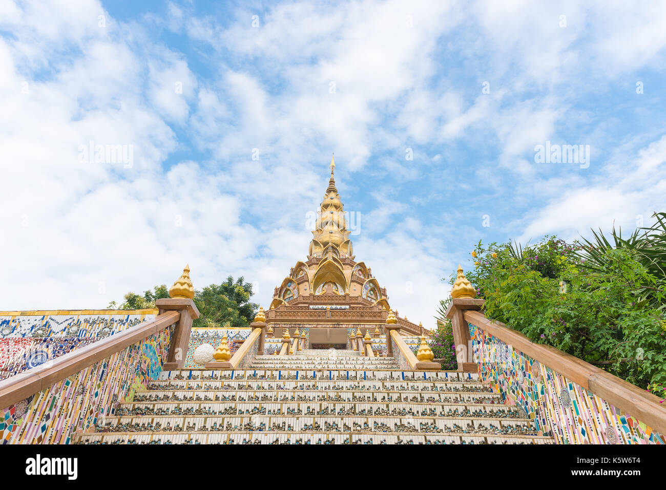 Temple low angle hi-res stock photography and images - Alamy