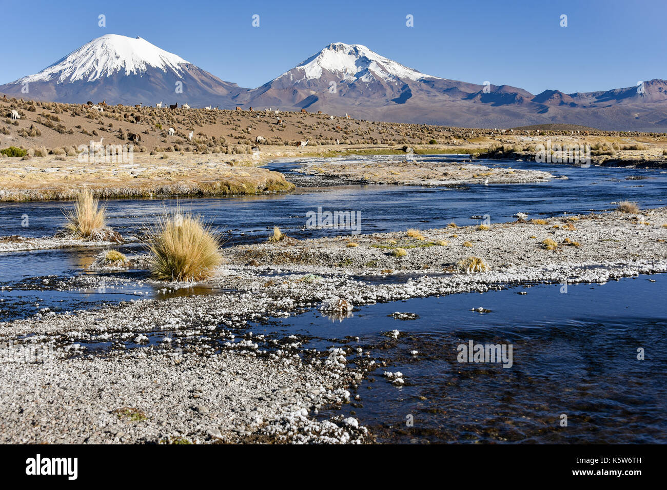 Snow volcanoes hi-res stock photography and images - Alamy