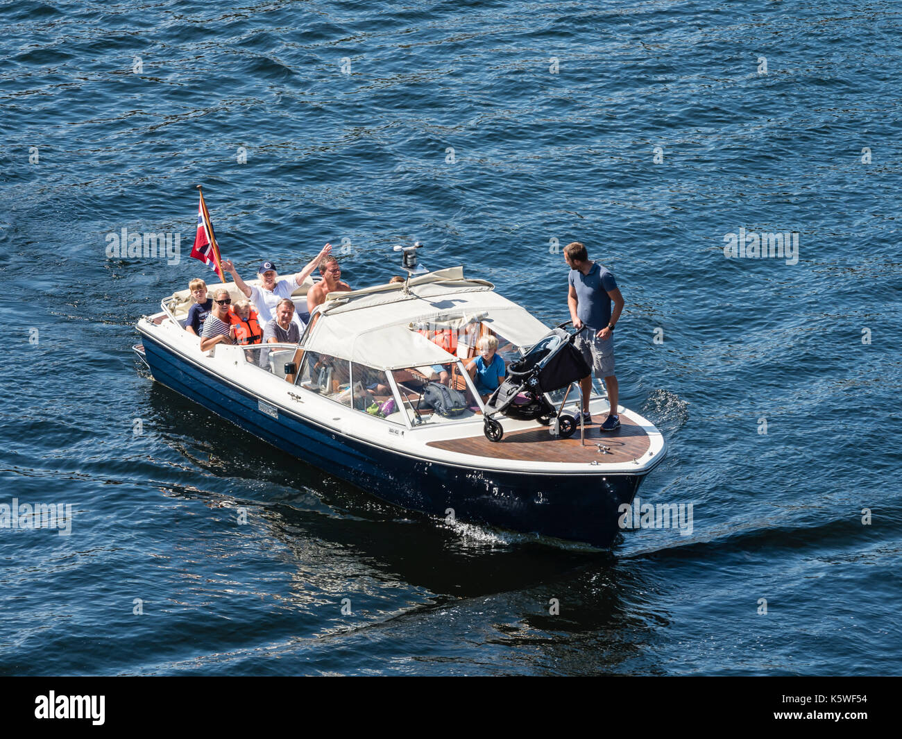 People on a small speed boat hi-res stock photography and images - Alamy