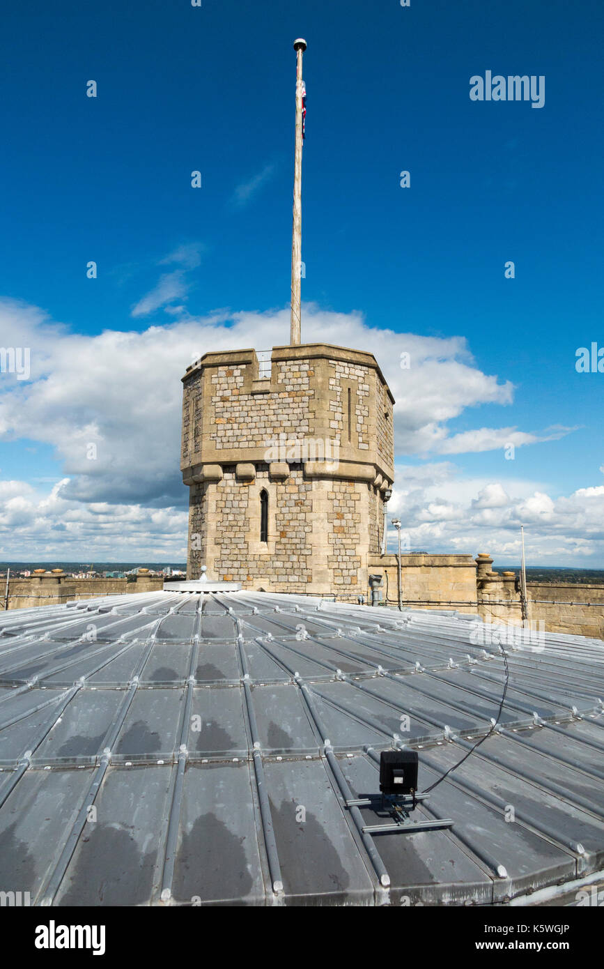 Windsor castle building work hi-res stock photography and images - Alamy