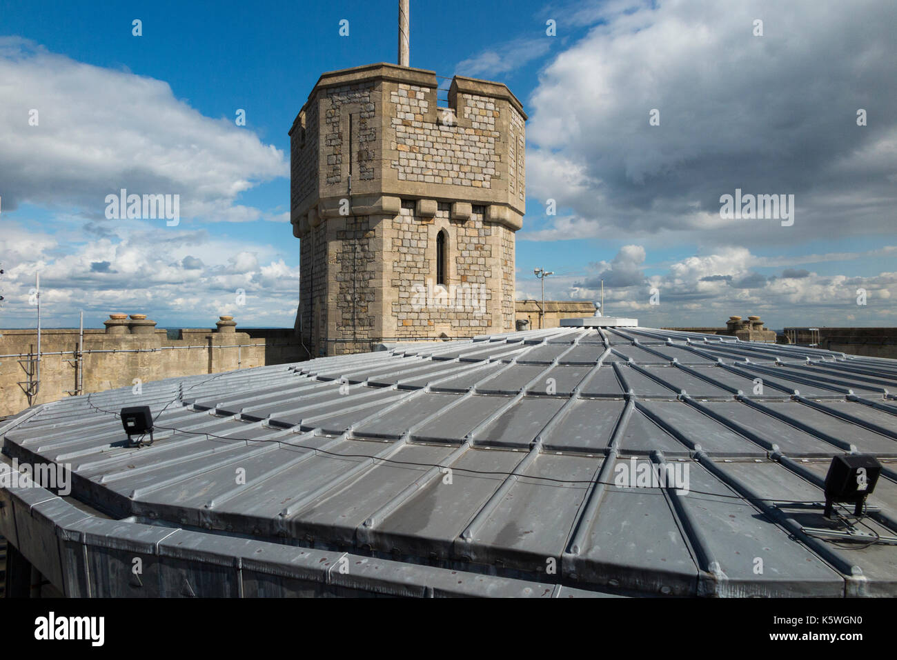 Windsor castle building work hi-res stock photography and images - Alamy