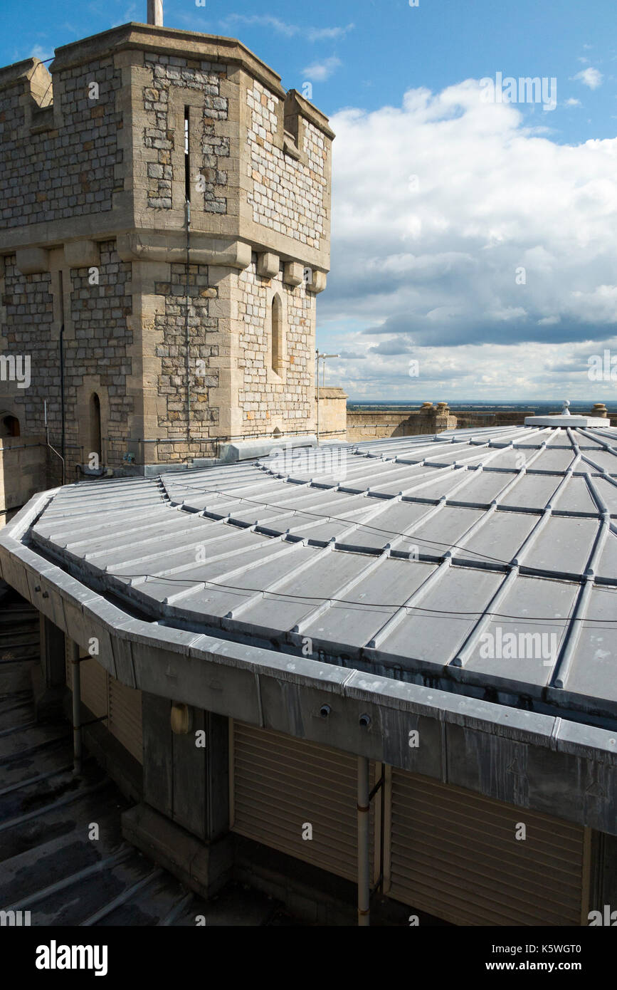 Windsor castle building work hi-res stock photography and images - Alamy