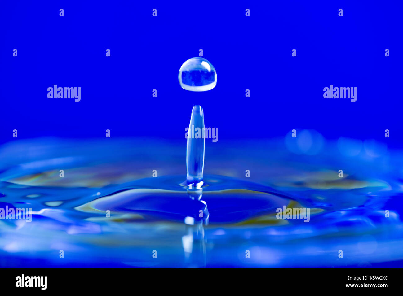 Captured moment water splashing hi-res stock photography and images - Alamy