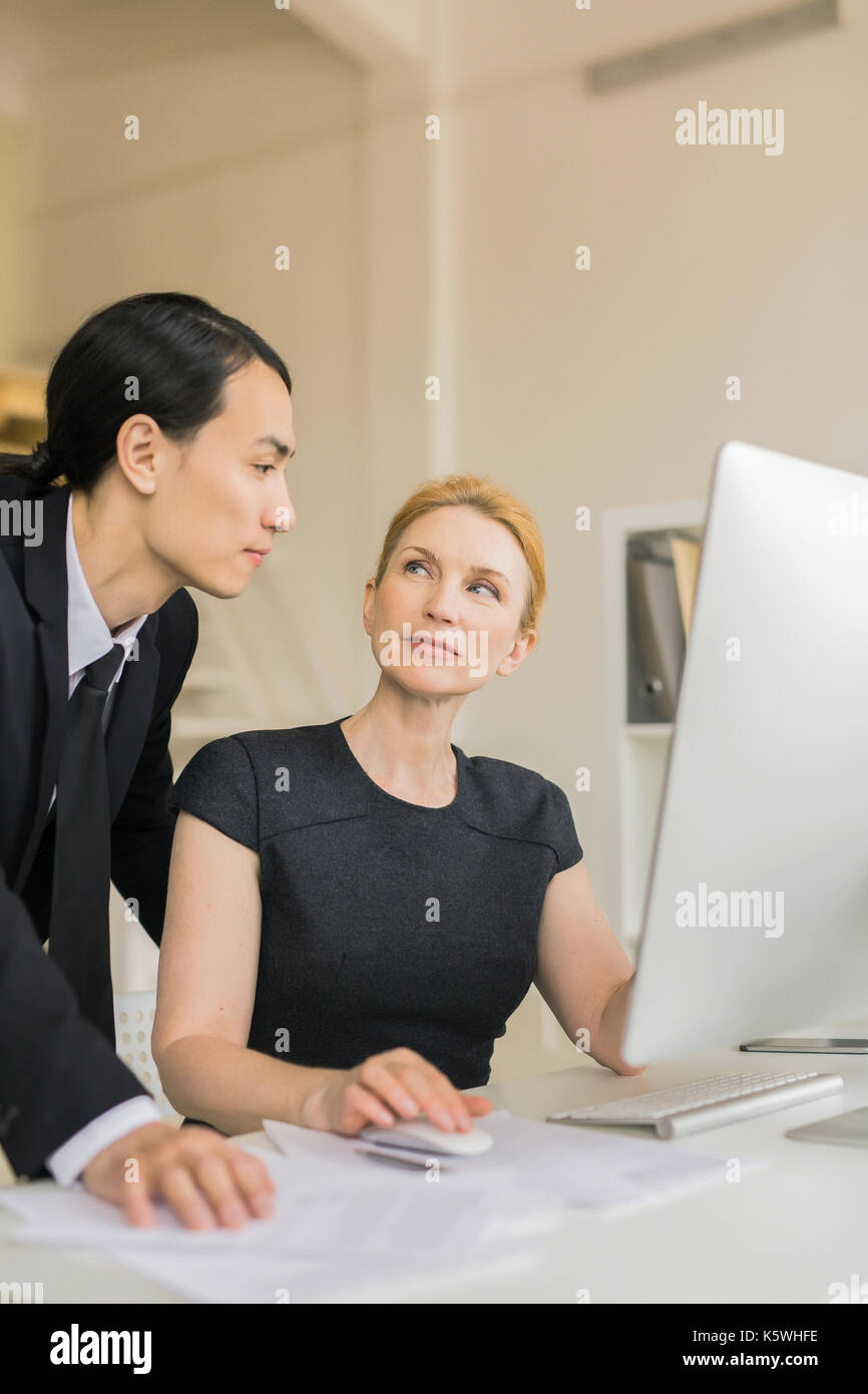 Brokers man hi-res stock photography and images - Alamy