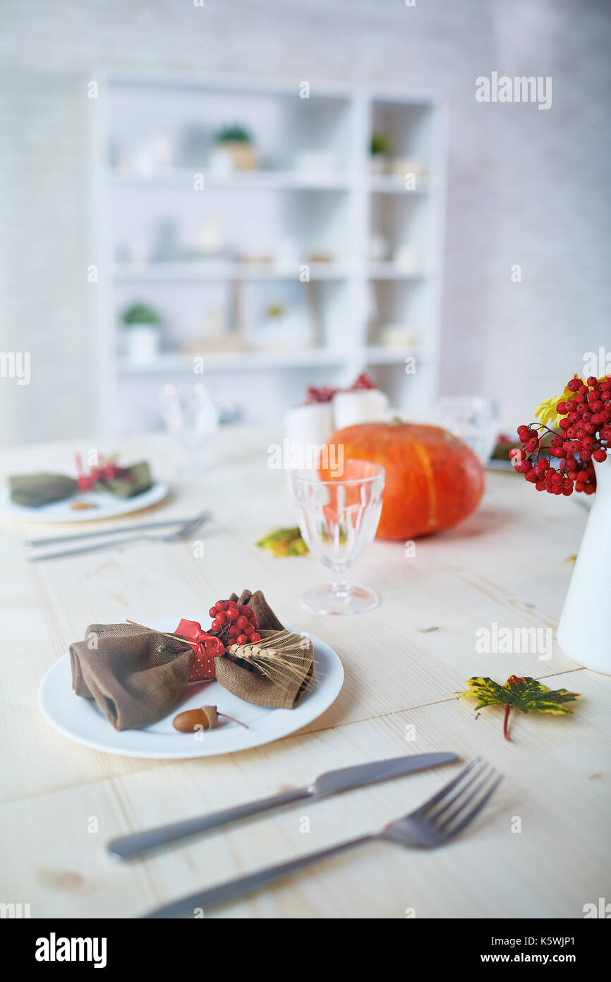 Served christmas festive table hi-res stock photography and images - Alamy