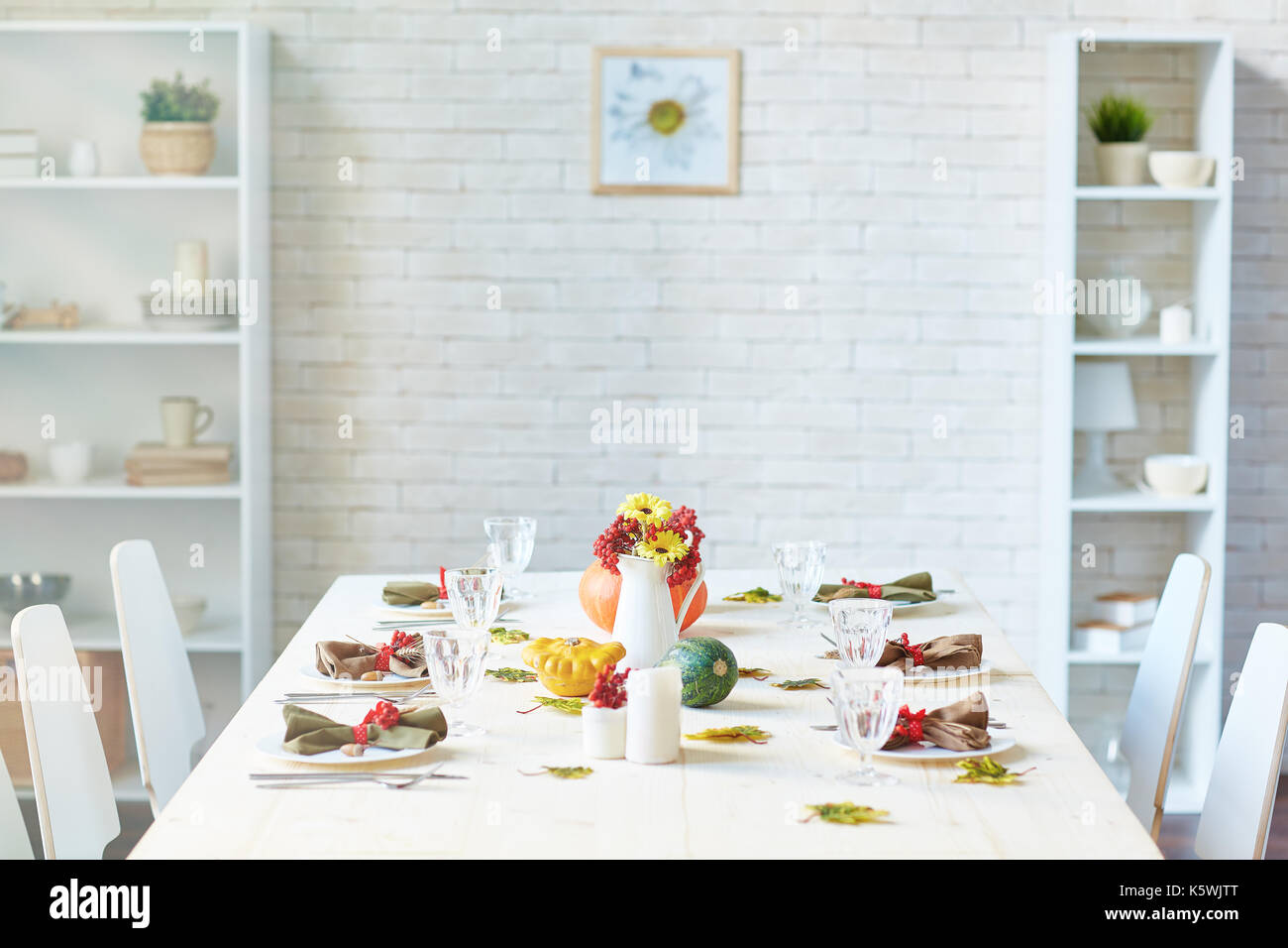 Feast table hi-res stock photography and images - Alamy