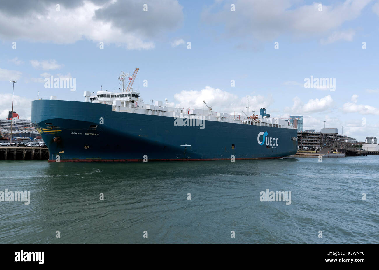 Vehicles carrier ship hi-res stock photography and images - Alamy